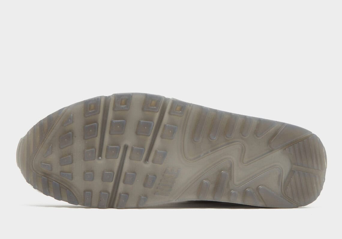 The Nike Air Max 90 "Velcro Heel" Has Cool Detachable Badges