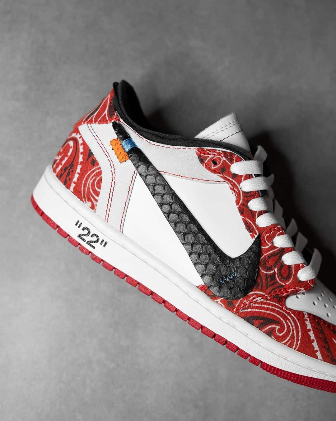 Off-White x Air Jordan 1 Low "Chicago Bandana" Stuns Sneakerheads