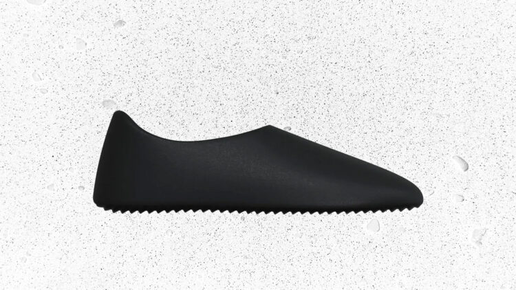 Kanye West’s $20 Yeezy SLPR Is the Next Big Slide—But There’s a Catch